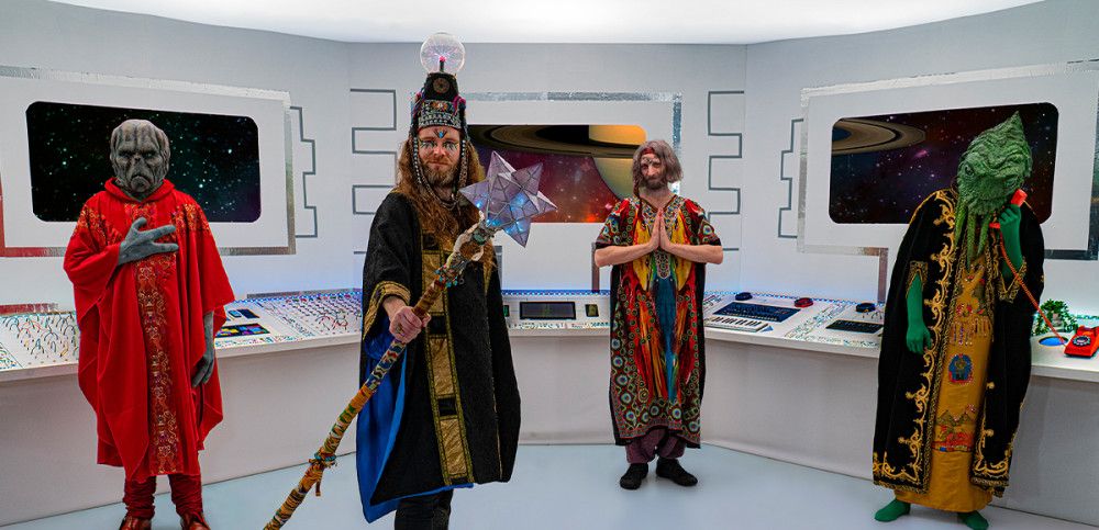 Henge / Vieze Meisje - Programma - Trix Antwerpen