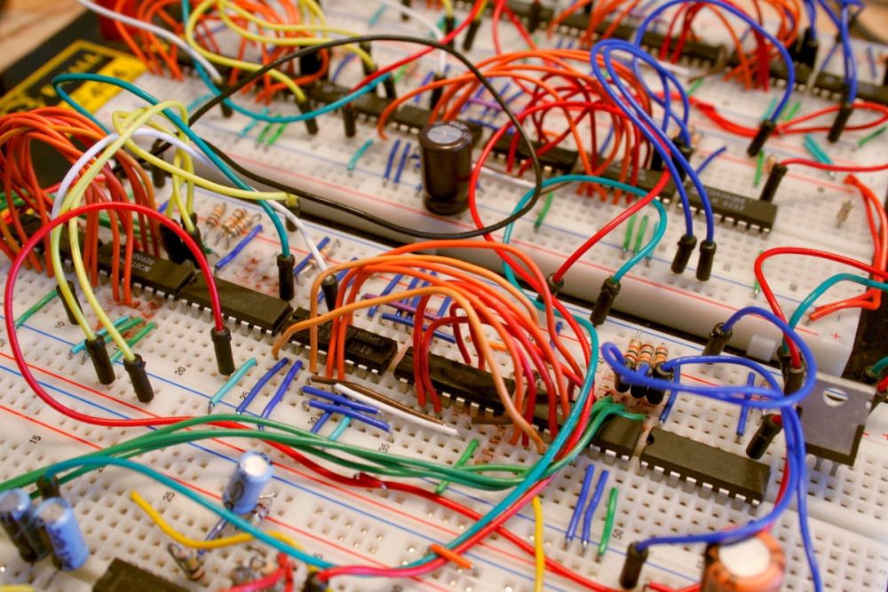 Build your own Synth - Workshops - Trix Antwerpen